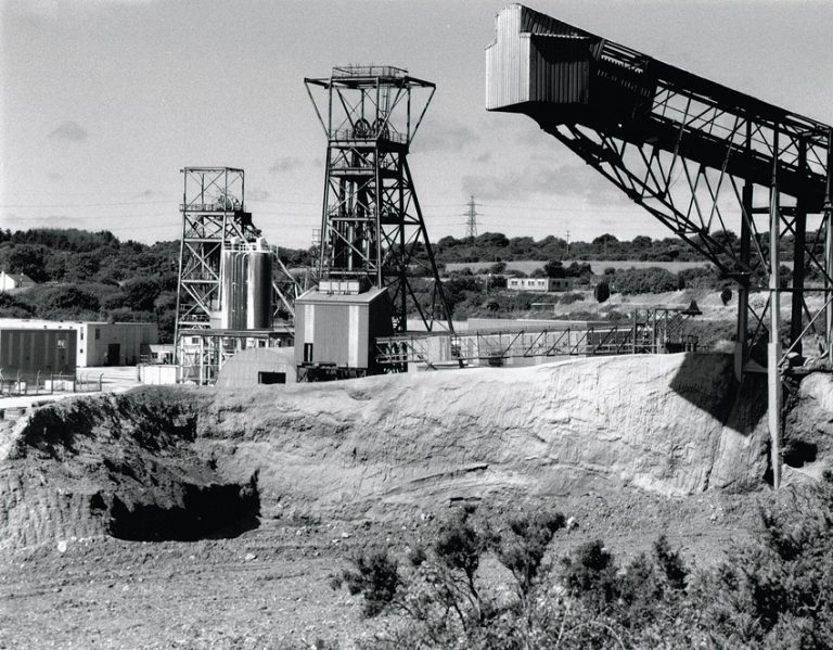 Wheal Jane Mine Gallery 1 - Cornish Mine Images - History in Black and ...