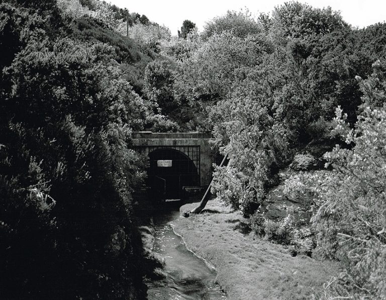Gwennap Mining District - Cornish Mine Images - History in Black and White