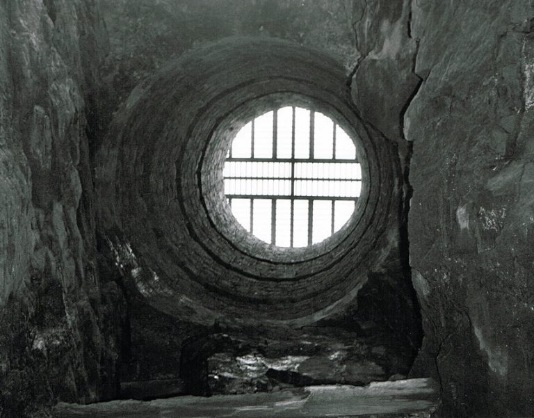 Botallack Mine - Cornish Mine Images - History in Black and White