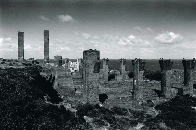 Levant Mine 2 - Cornish Mine Images - History in Black and White