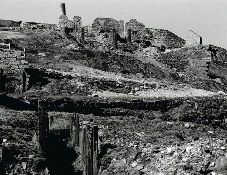 Levant Mine 2 - Cornish Mine Images - History in Black and White